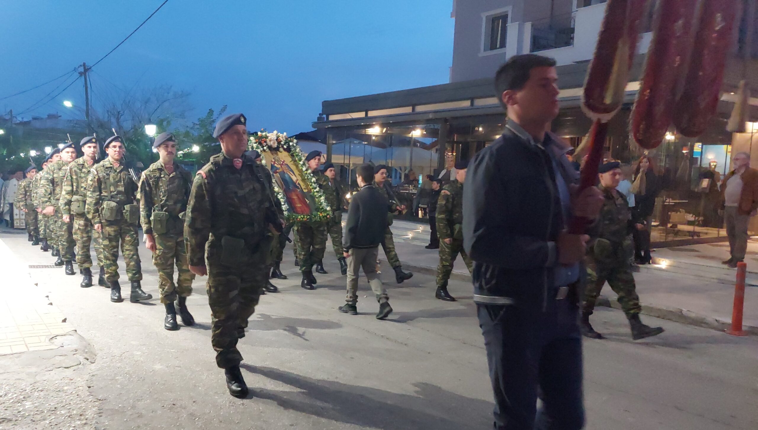 BINTEO | Με λαμπρότητα η Λιτάνευση του Ιερού Σκηνώματος του Αγίου ...