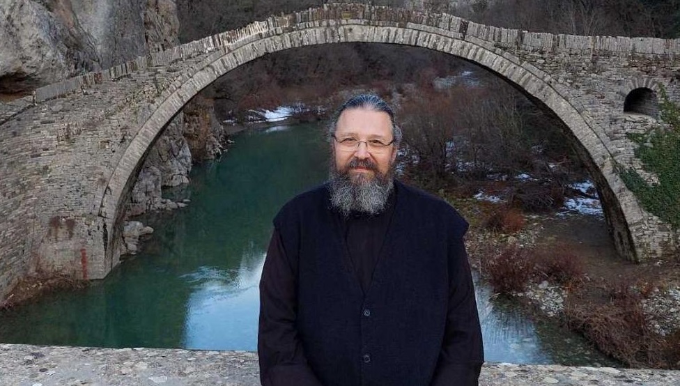 Ποιος ειναι ο Αρχ. Σπυρίδων Κατραμάδος που φέρεται να διεκδικεί την ...