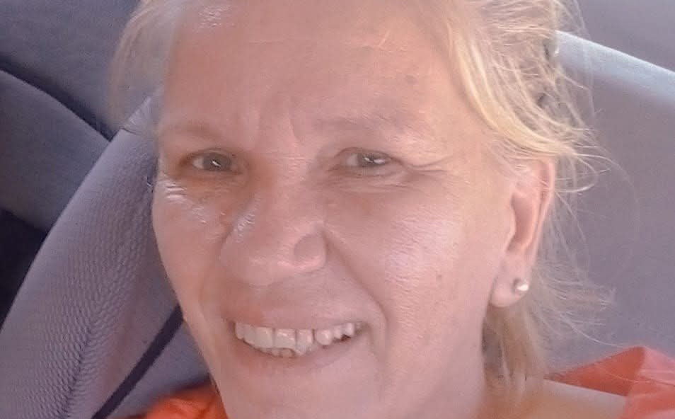 Οι συνάδελφοι της Ηρώς, αποχαιρετούν την "μανα" τους - Paramythia-online.gr