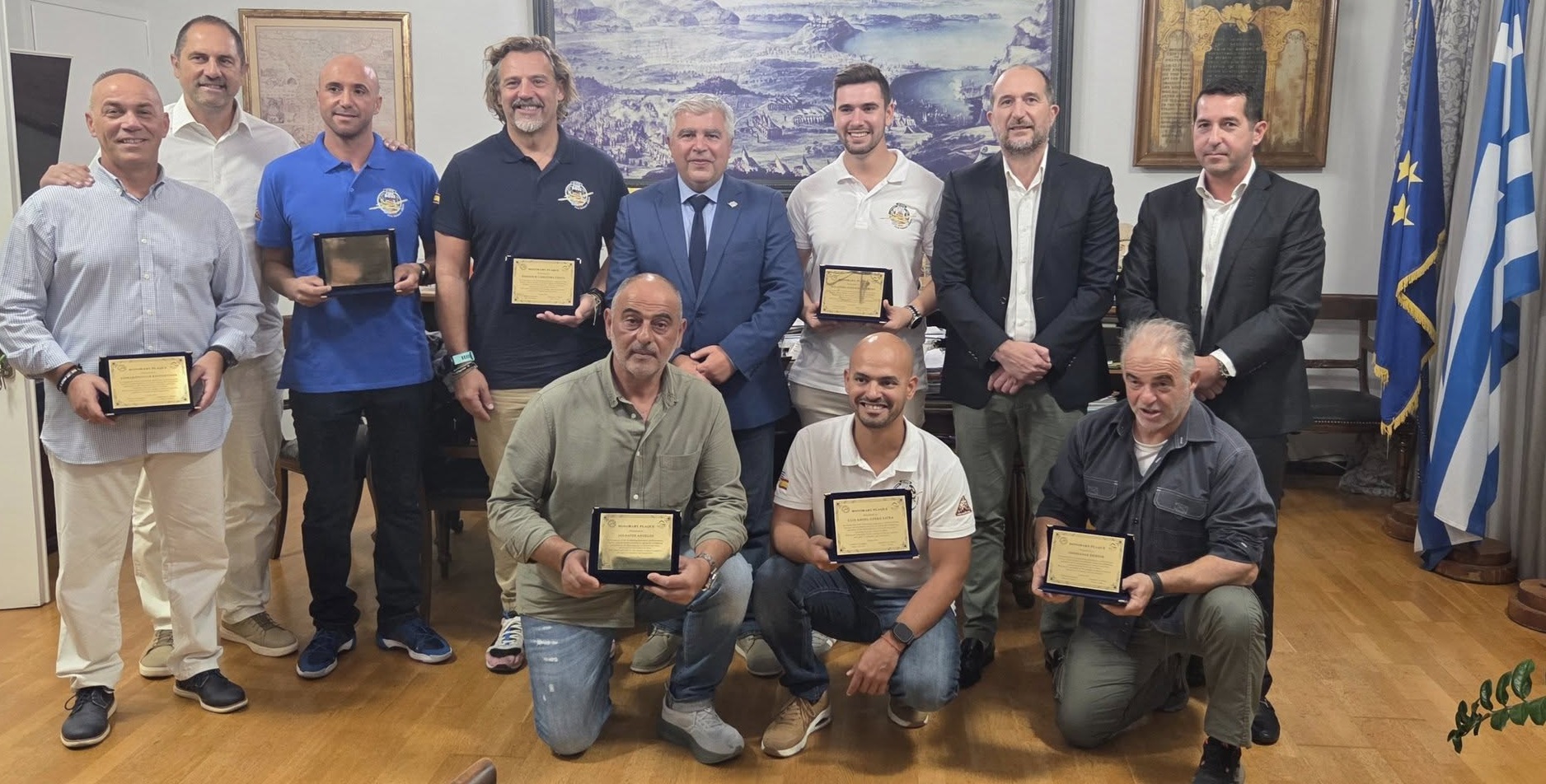 Βραβευθήκαν οι πιλότοι των πυροσβεστικών αεροπλάνων στις φετινές φωτιές ...